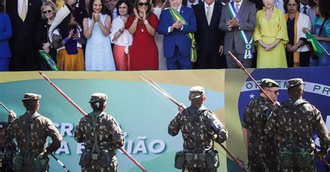 Desfile do 7 de setembro em Brasília tem clima tranquilo sem protestos