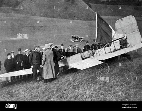 Louis Bl Riot French Aviator At Left With His Aircraft The