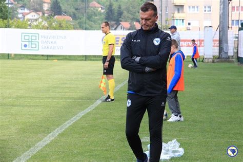 Juniori Remizirali Sa Slovenijom