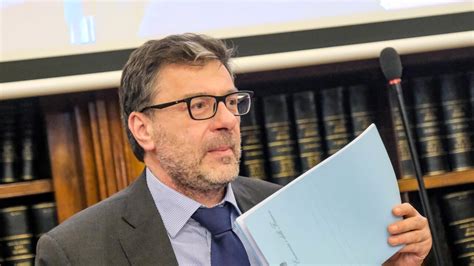 Il Piano Di Giorgetti Tasse Diverse Per Single E Famiglie