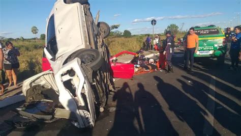 Teresina PI Motorista perde controle da direção e colide dois