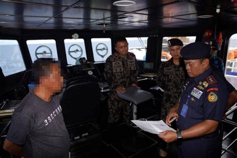 Kkp Tangkap Kapal Pencuri Ikan Berbendera Malaysia Dari Ri