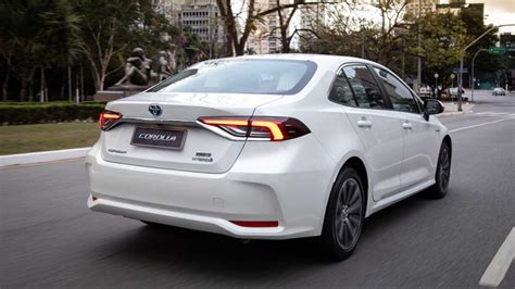 Toyota Corolla Altis Premium Hybrid 2021 preço fotos equipamentos e