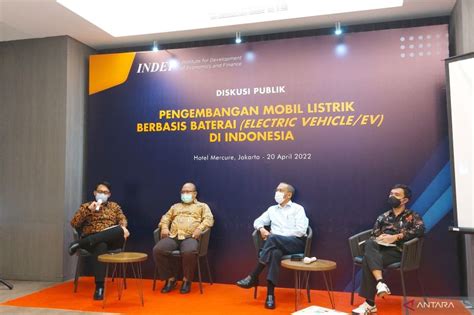 Adopsi Masyarakat Jadi Tantangan Pengembangan Mobil Listrik Indonesia