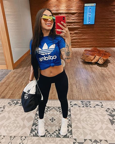 Pin De Gabi Simionato Em Mc Mirella Looks Garotas Mc Mirella
