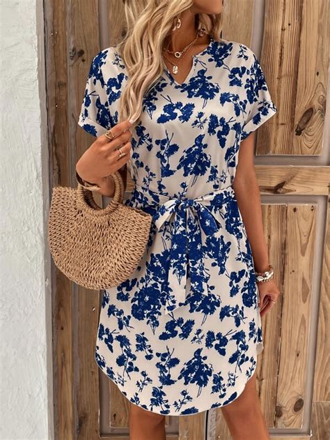 Vestido impressão floral decote entalhado manga de asa de morcego