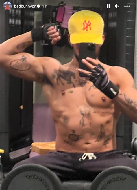 Bad Bunny Enciende Las Redes Tras Subir Fotograf As Sin Camiseta