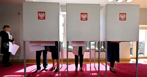 PKW Frekwencja w wyborach samorządowych do godz 17 wyniosła 39 43
