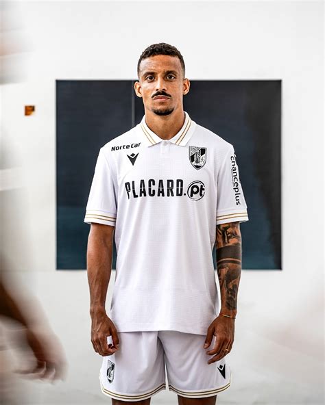 Novas camisas do Vitória de Guimarães 2024 2025 Macron Mantos do Futebol