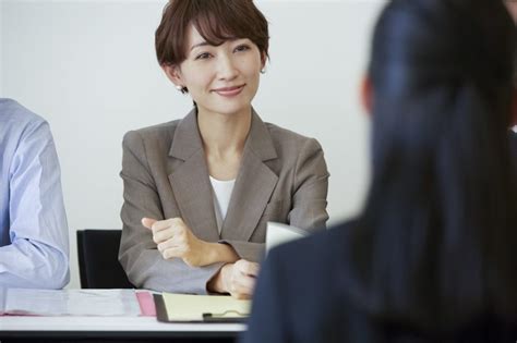 面接官も印象が大事好印象をあたえる面接官の態度や服装とは 採用DXならharutaka ハルタカ