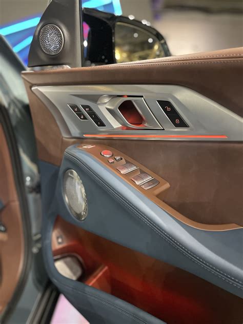 特別展示中BMW XMインテリア Tomei Yokohama BMW