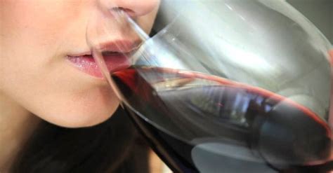 Non è vero che un bicchiere di vino al giorno fa bene