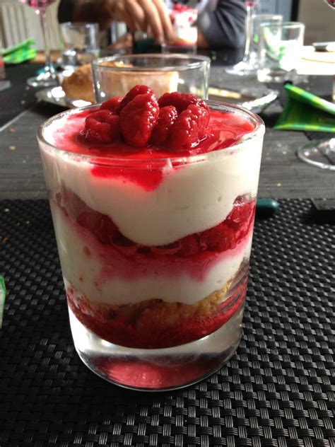Tiramisu L Ger Aux Framboises Pour Personnes Recettes Elle Table