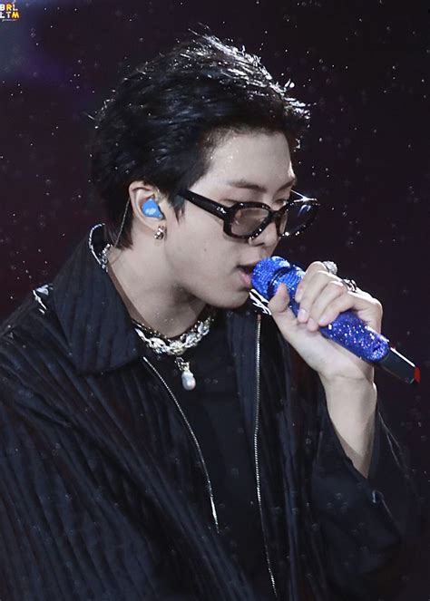 브릴란테몬 on Twitter Namjoon Bts concert Kim namjoon