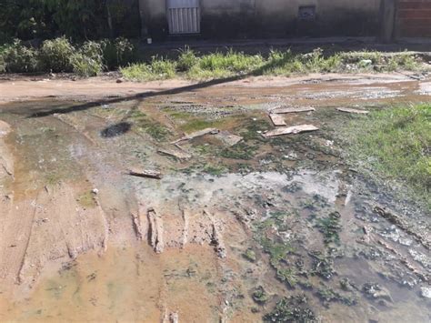 Moradores reclamam de esgoto a céu aberto e mau cheiro no Vilela Blog