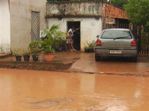 G Chuva Da Manh Alaga Ruas E Causa Transtornos Em Bairros De