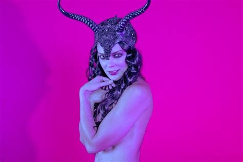 Adrianne Curry Adriannecurry Nude Leaks Onlyfans Photo