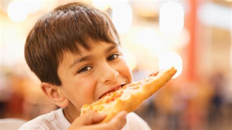Cuántas calorías necesitan los niños al día Compartir en familia