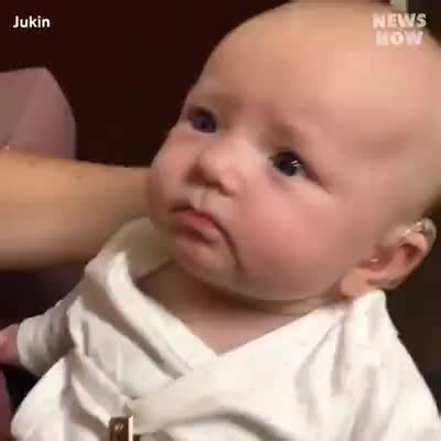 Vale a pena assistir bebês ouvindo pela primeira vez COS TV
