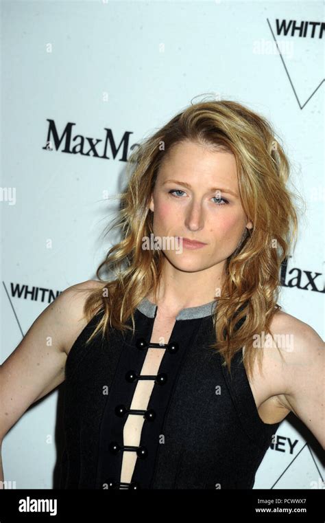 20 Sexy New Grace Gummer Bikini Pics