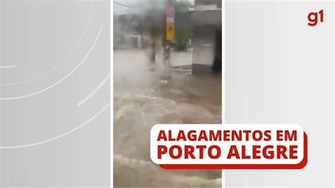 Vídeo VÍDEO Chuva causa alagamentos em ruas de Porto Alegre Rio