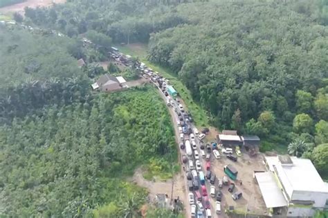 Jalintim Ruas Palembang Betung Yang Kerap Macet Itu ANTARA News
