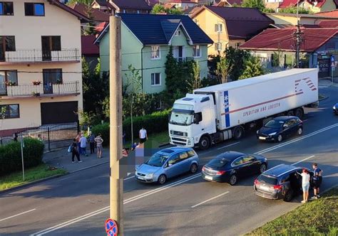 Un Biciclist A Fost Lovit De Un Tir Pe Strada Corneliu Coposu FOTO