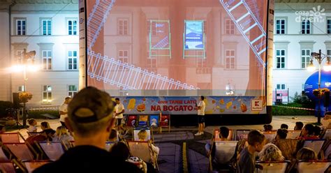 Kino na leżakach zdjęcia