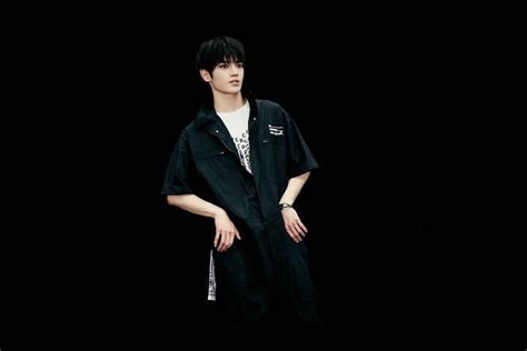 Taeyong On This Day On Twitter 170309 SUPERCOMMMA B Behind Cut