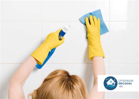 Cómo limpiar los azulejos del baño Brillo y desinfección