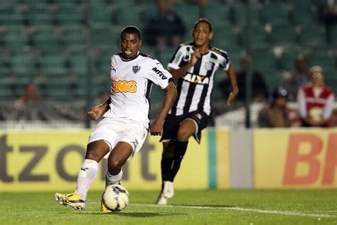 Atlético MG leva gol nos acréscimos e fica no empate o Figueirense