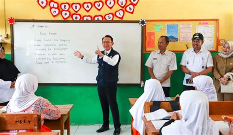 Pj Bupati Bekasi Ingin Sekolah Negeri Diprioritaskan Untuk Masyarakat