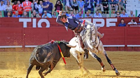 Rejones En La Plaza De Toros De Jerez