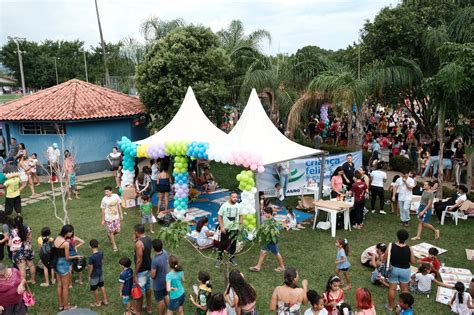 o tema Somos todos iguais na diferença evento celebra Abril Azul