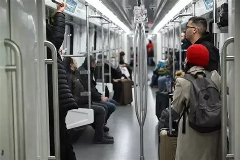 Istanbul Metrolinie vom Flughafen ins Stadtzentrum fertig Hürriyet Reise