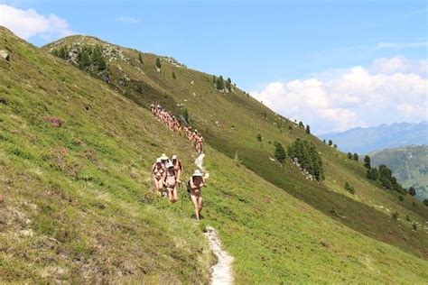 Naked European Walking Tours NEWT 24