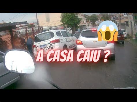 A Casa Caiu Policia Entra Na Casa Para Ajudar O Morador Youtube