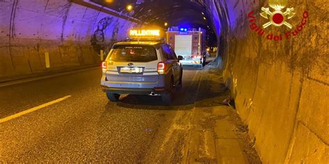 Incidente In Galleria Tra Gli Svincoli Di Messina Centro E Boccetta