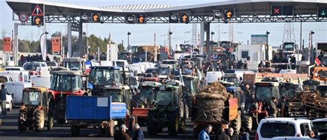FRANCIA LAS PROTESTAS DE LOS AGRICULTORES CONTINUAN