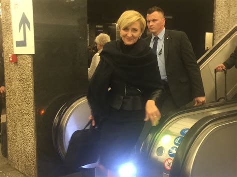 Pierwsza Dama pojawia się na Dworcu Centralnym tuż przed briefingiem