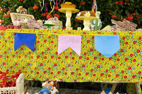 Dicas práticas para criar uma decoração de festa junina simples