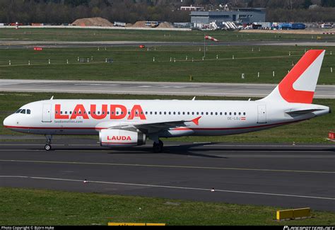 OE LOJ LaudaMotion Airbus A320 232 Photo by Björn Huke ID 942029