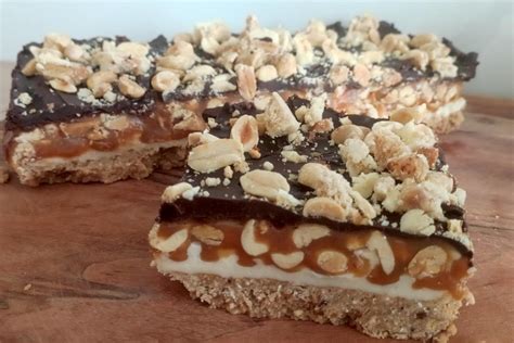 Snikers Bez Pieczenia To Najprostsze Ciasto Wiata Mieszam Wstawiam