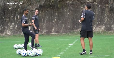 Interino E Joel Carli De Auxiliar Botafogo Faz Primeiro Treino