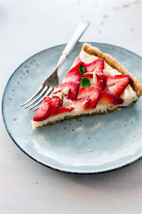 Delicious No Bake Dessert Strawberry Mascarpone Tart Recipe