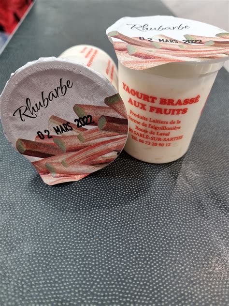 Yaourt à l unité brassé à la rhubarbe 125 g Ferme De L