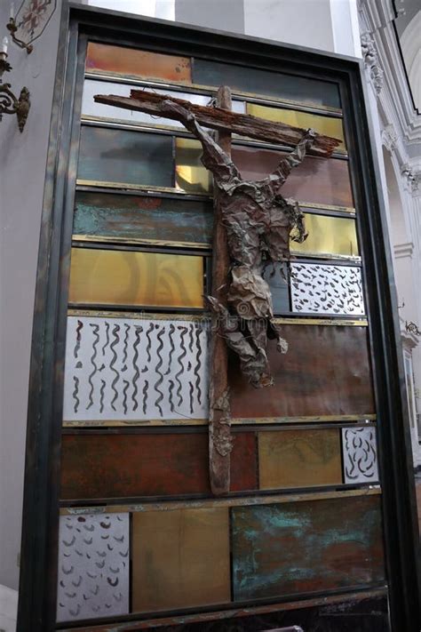 Napoli Crocifisso Stilizzato Nel Transetto Della Basilica Santa Maria