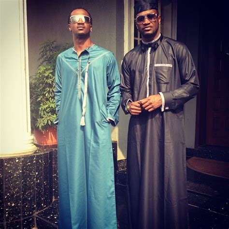 Hommes en tenues traditionnelles Élégance Africaine au Nigeria