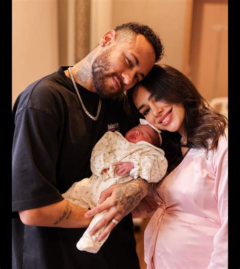 Foto Neymar E Bruna Biancardi Passaram O Feriado Ao Lado Da Filha
