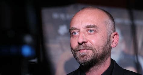 Wojciech Mecwaldowski Unika życia w świetle fleszy Świat Seriali w
